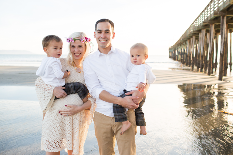 The Perry Family, Beach Maternity Session - Derksen Photography